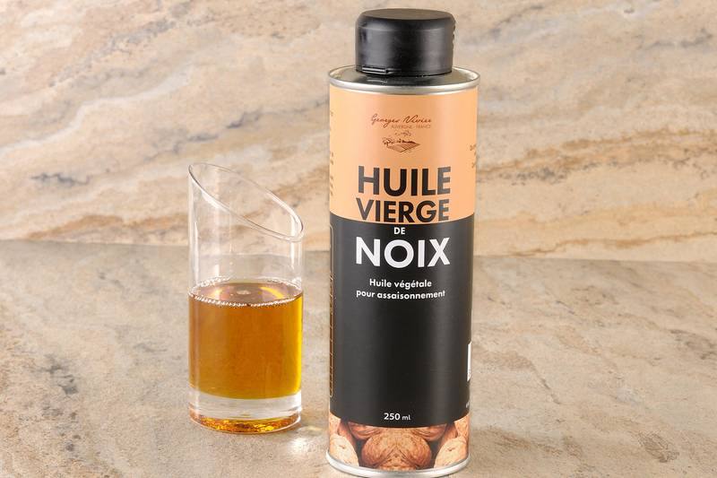L'Huile de noix vierge - Mon Marché