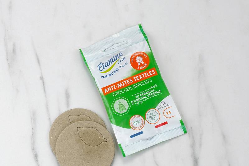 Les Crochets répulsifs anti-mites textiles - Mon Marché