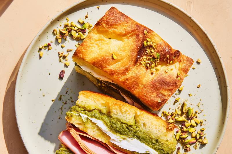 Recette du sandwich focaccia à la mortadelle - Mon Marché